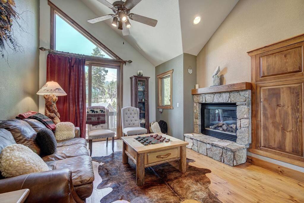 Majestic Mountain Townhome - Ski In / Ski Out W/ Hot Tub And More! - Copper Mountain, CO