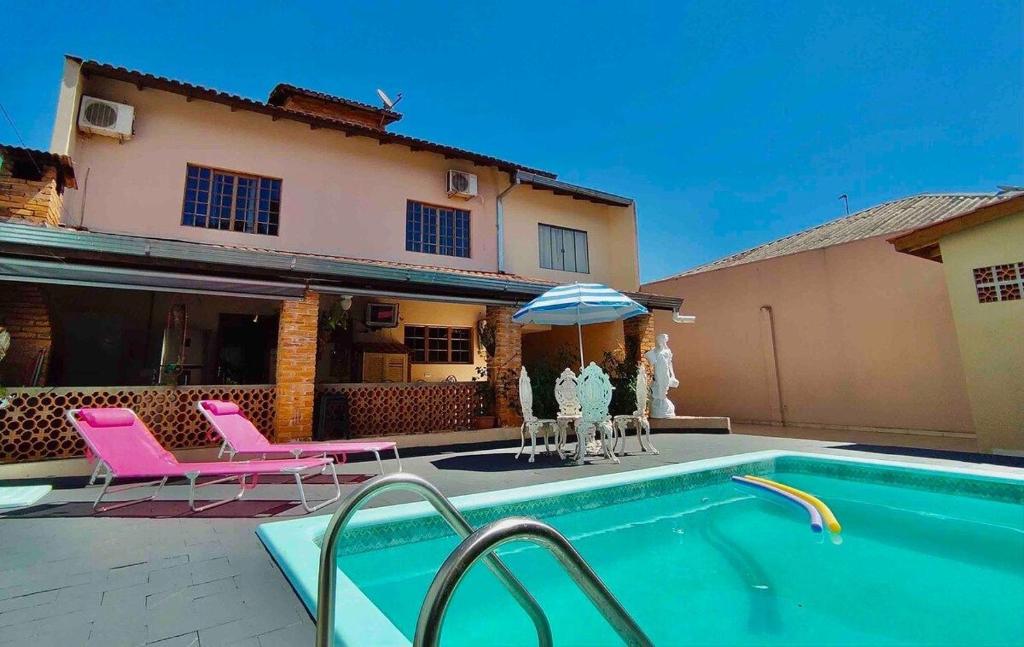 House With Pool Near Attracts \/ Wifi \/ Garage - Puerto Iguazú
