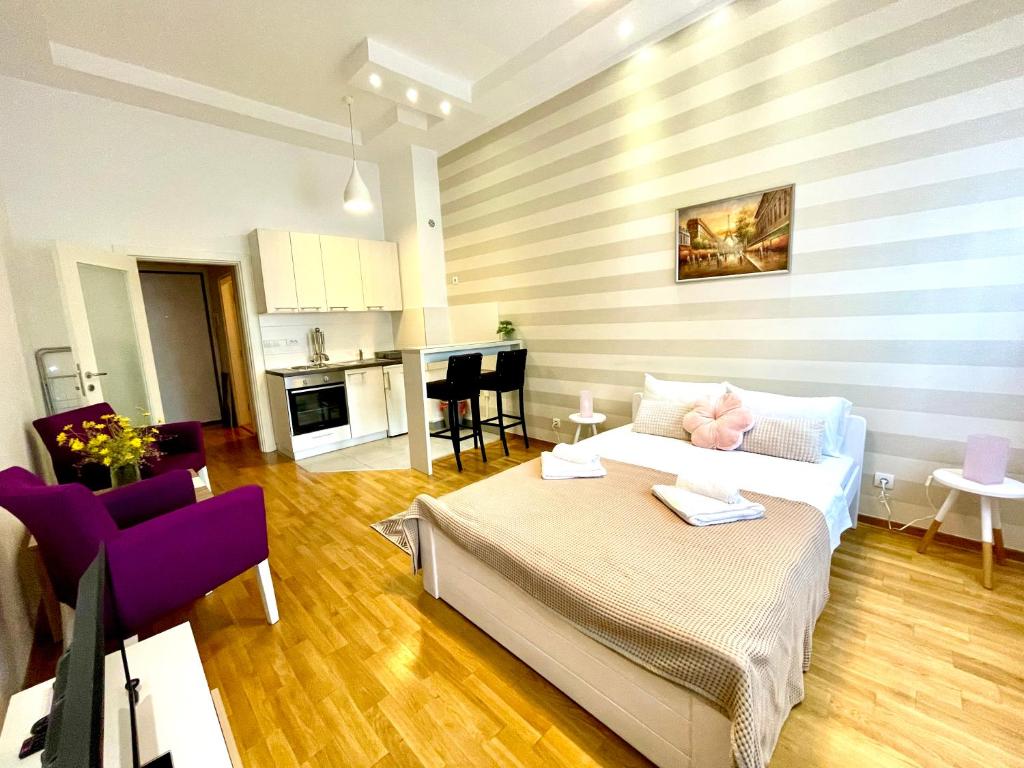 DORA stan na dan Novi Beograd Savada Blok A, parking 5 evra dan, Belgrade (updated prices 2026)