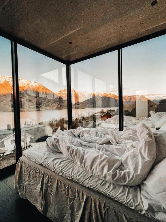 Nes Gard, Høyheimsvik (updated prices 2025)