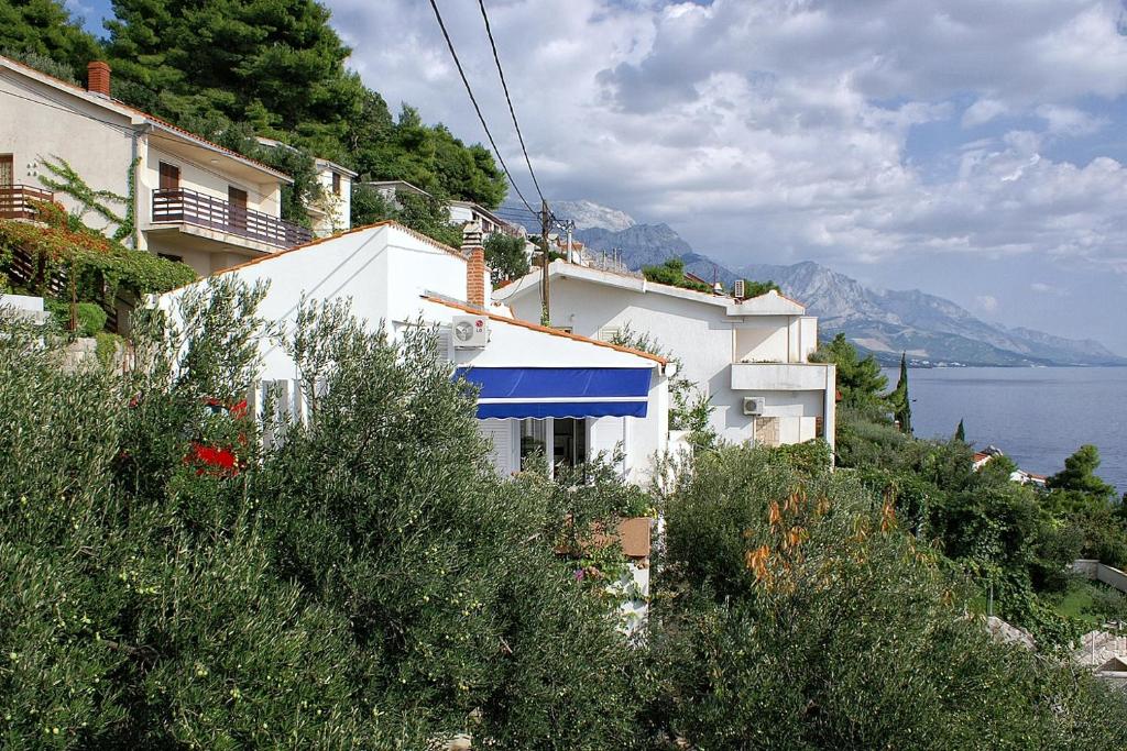 Apartments by the sea Pisak, Omis - 652, Mimice (aktualisierte Preise ...