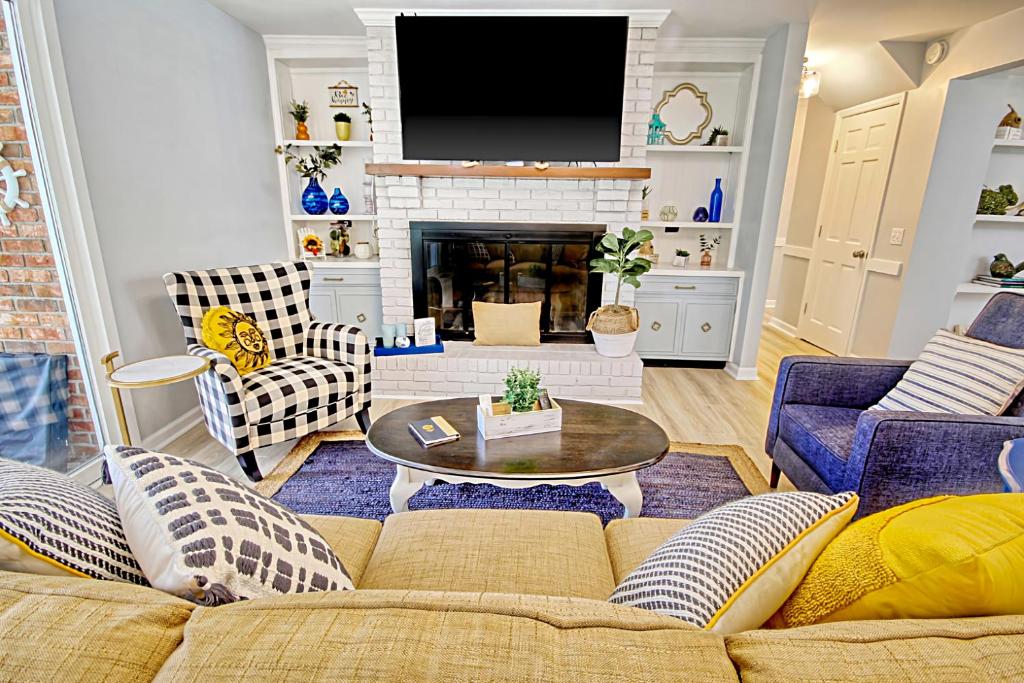 HoneyHomes Hackler Golf Course Home with Amenities, Conway (updated ...