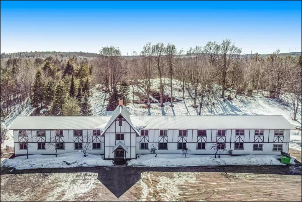 Snow Chasers Lodge, Wakefield (updated prices 2026)