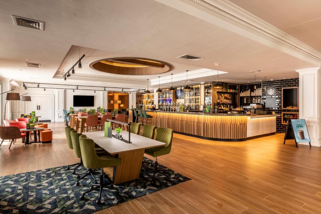 Holiday Inn Guildford by IHG, Guildford (updated prices 2025)