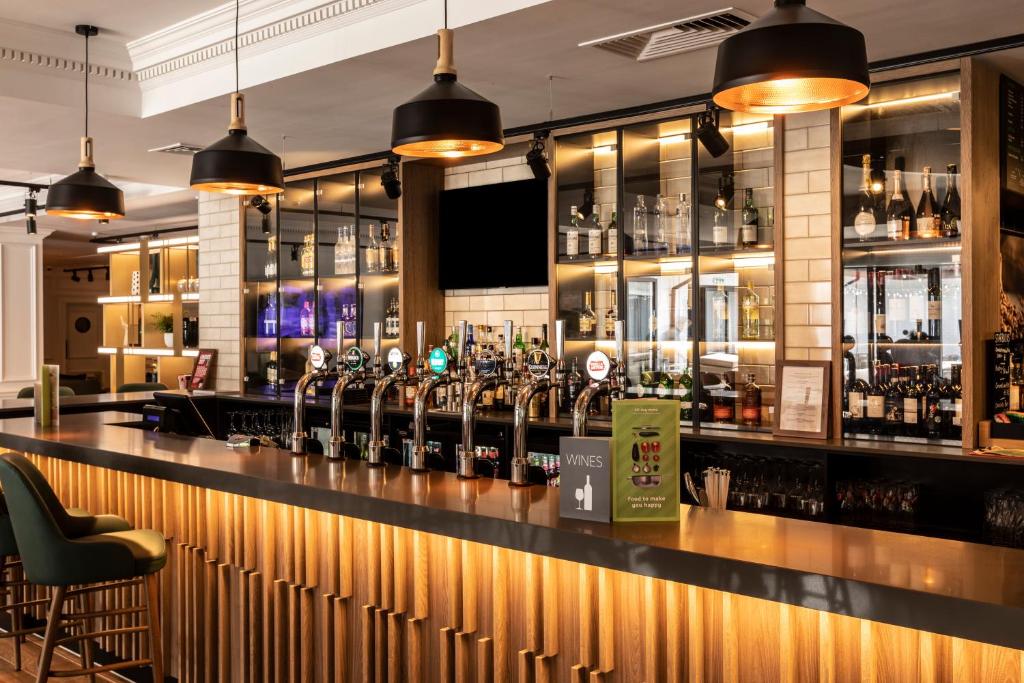 Holiday Inn Guildford by IHG, Guildford (updated prices 2025)