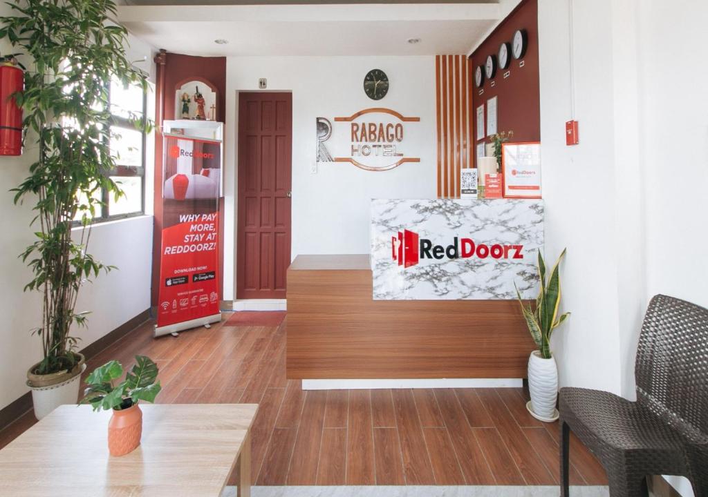 RedDoorz Near Iloilo International Airport, Iloilo City (updated prices ...
