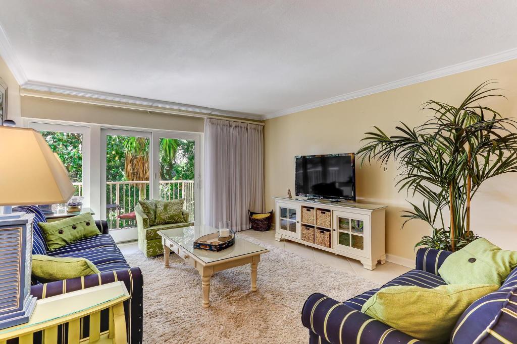 Close To Omni - Island Escape: Pool, Pet Friendly - Amelia Island, FL