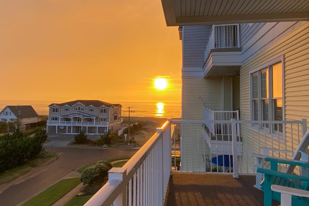 The Sandbridge Dunes - Island Sunrise 317, Virginia Beach (updated ...