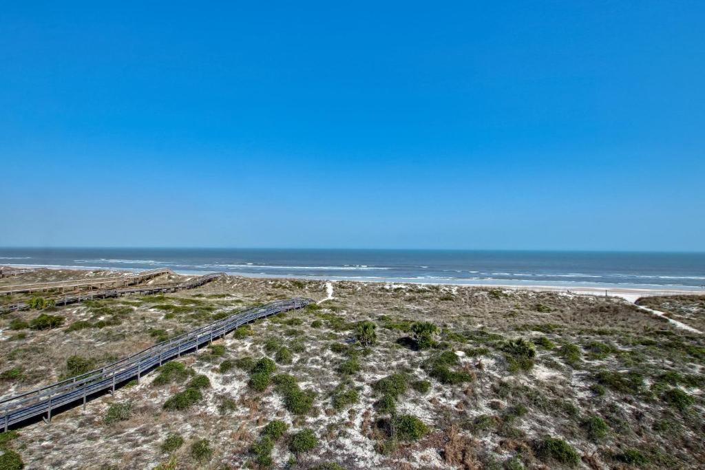 Sunrise Escape: Oceanfront Beauty! - Amelia Island, FL