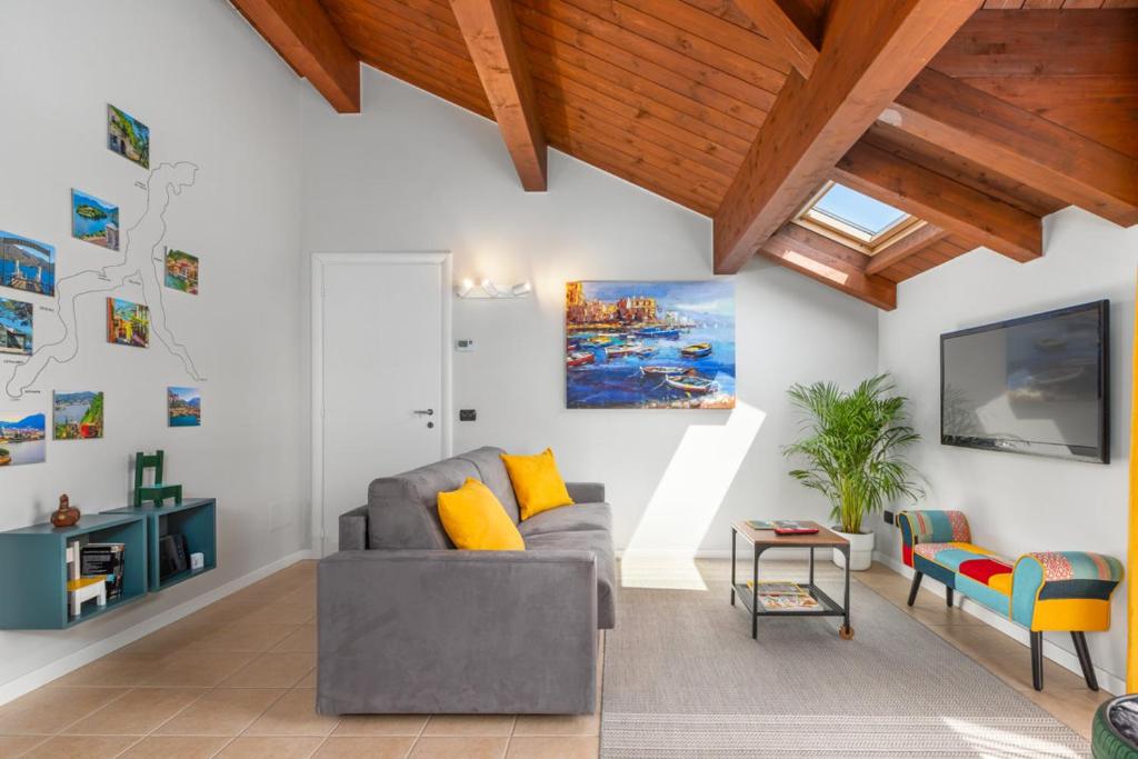 Casa Gialla 7a, New Apartment Milano&Como, Bregnano (updated prices 2025)