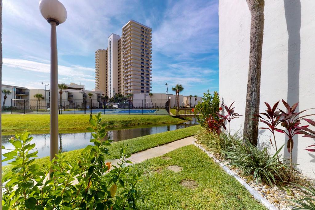 Sugar Beach E5, Panama City Beach (updated prices 2026)