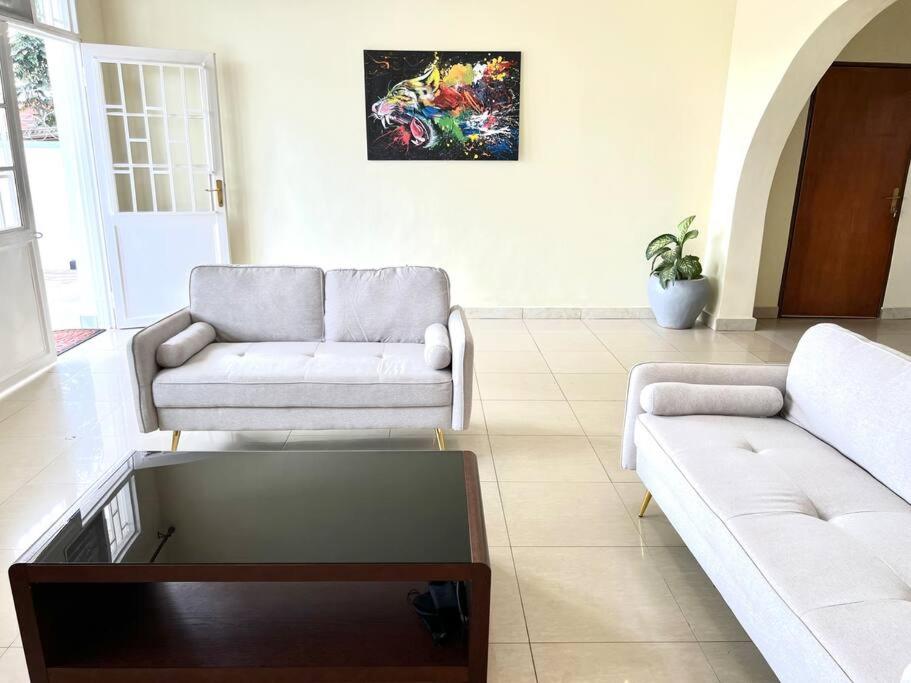 Kigali View Lodge, coffee, and fiber internet, Kigali (precios ...