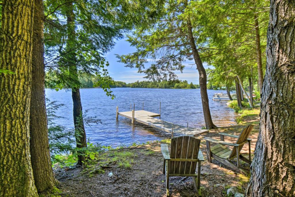 Maine Fall Foliage Lakefront Home in Limerick!, Limerick (updated ...