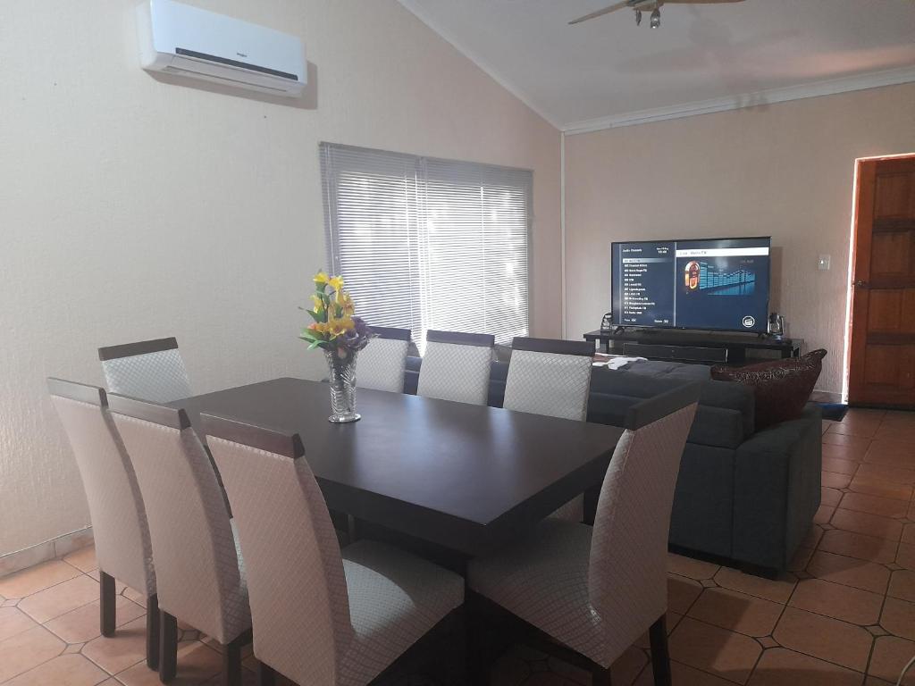 Harambi, Nelspruit (precios actualizados 2025)