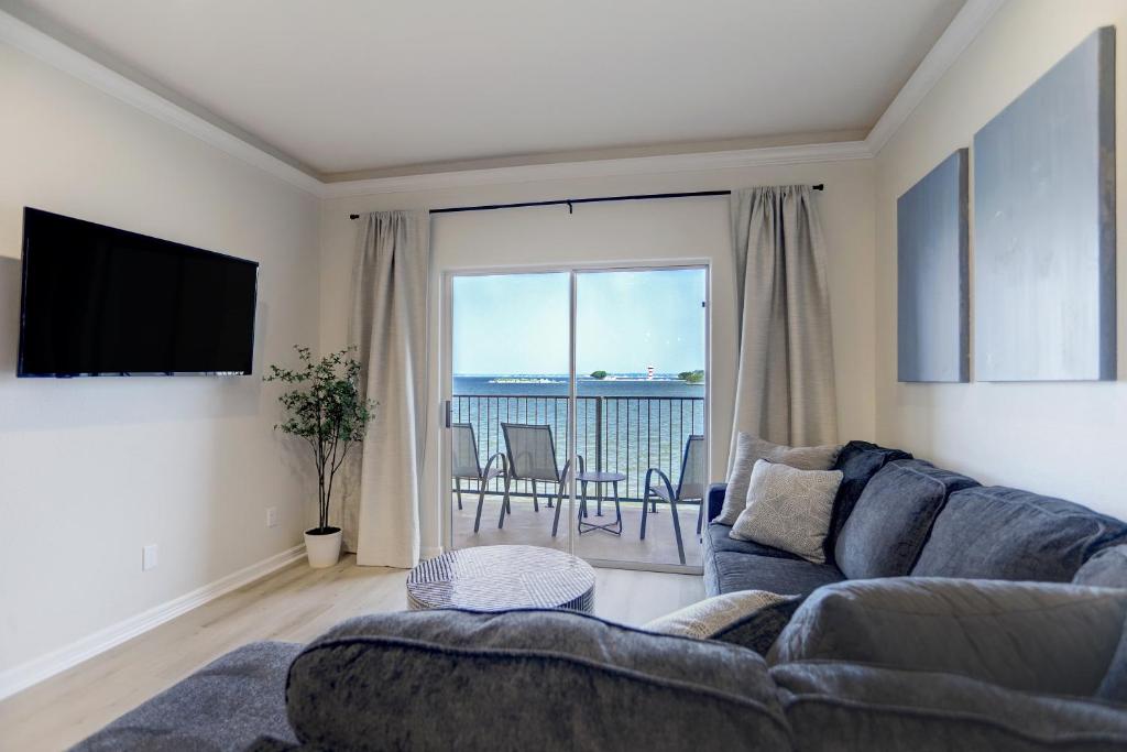 Newly Renovated Waterfront Condo With Sunset Views, Willis (updated ...