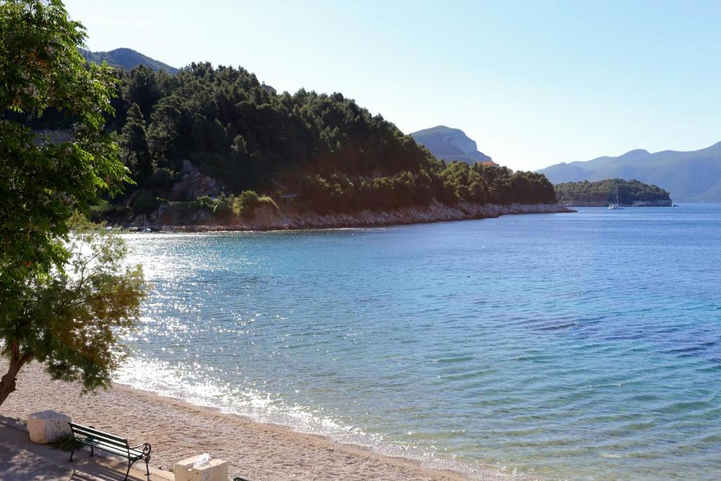 Apartments by the sea Trstenik, Peljesac - 4570, Trstenik – Updated ...