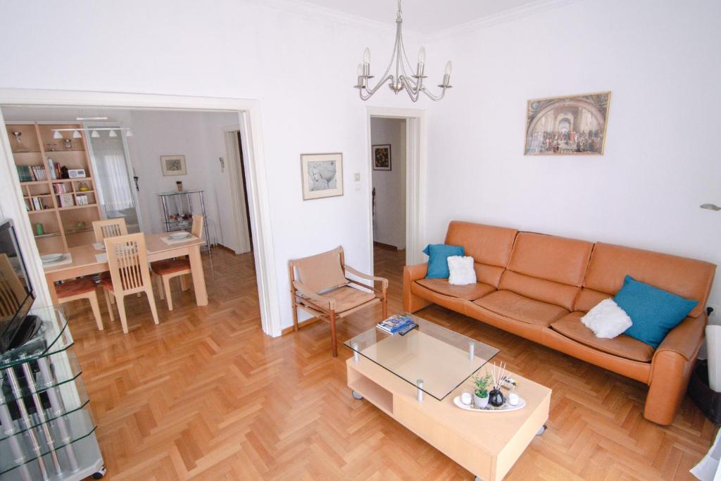 Cozy,fully equipped historic Athens apartment very close to Acropolis ...