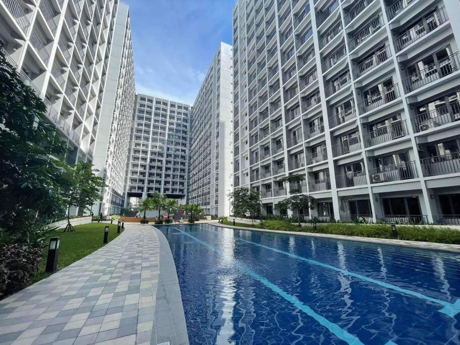 Fab Staycation @ MOA Complex - Fast Wifi + Netflix (Philippinen Manila ...