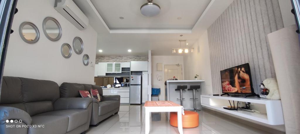 Atlantis Homestay Pool View by HwStay, Tranquerah (updated prices 2025)