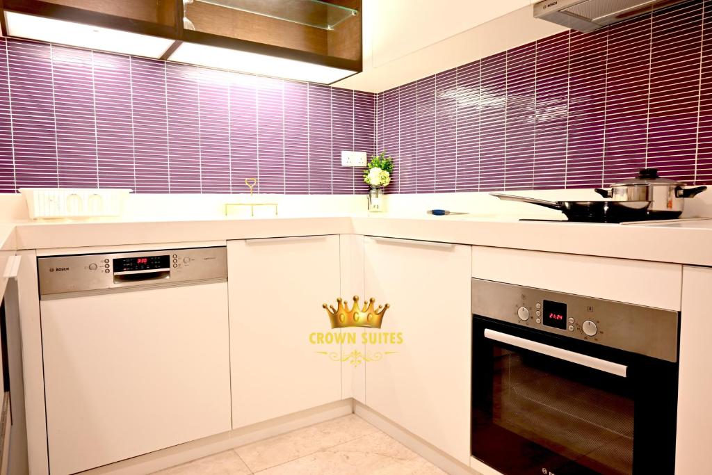 Crown Suites Tropicana KLCC Kuala Lumpur City Center, Kuala Lumpur ...