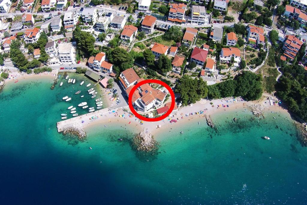 Apartments by the sea Pisak, Omis - 7520, Mimice (updated prices 2026)