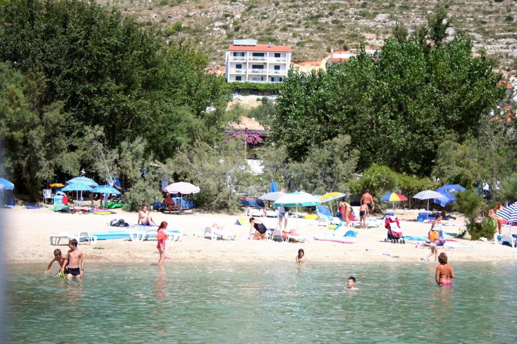 Apartments with parking space Duce, Omis - 7532, Duće (updated prices 2026)