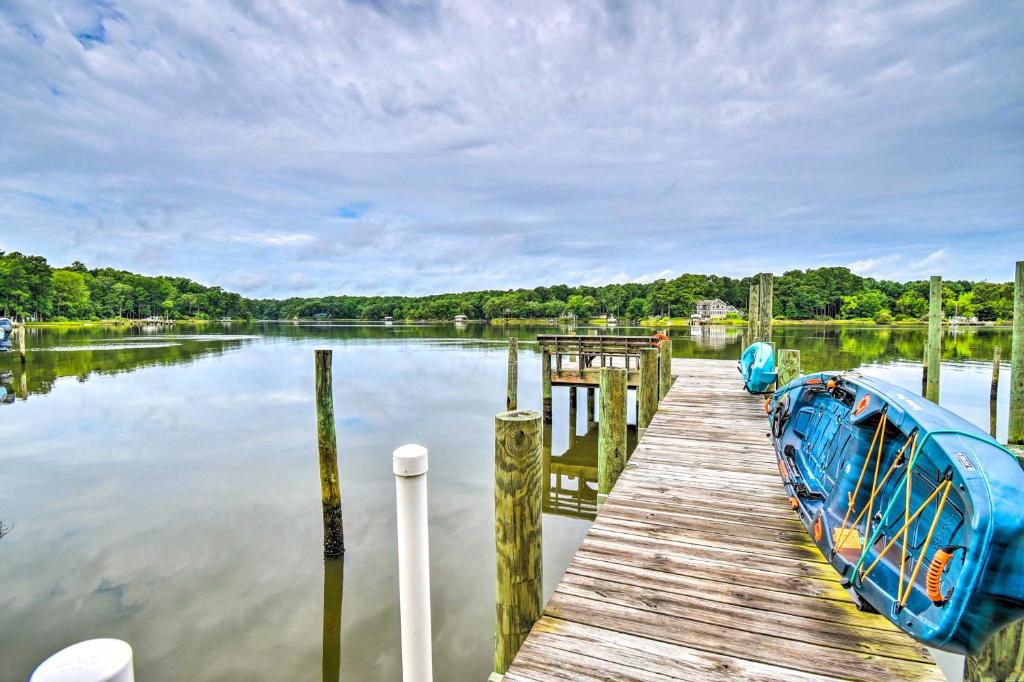 Relaxing Riverfront Cottage with Boat Dock!, Locklies (updated prices 2025)