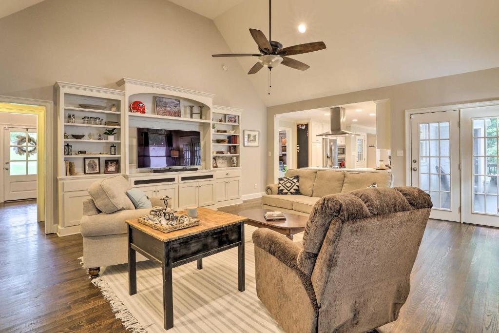 Family-Friendly Athens Escape ~ 2 Mi to UGA!, Athens (updated prices 2026)