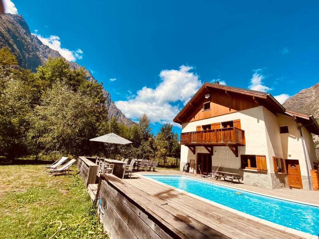 Chalet Les Ecrins, Vénosc (updated prices 2025)