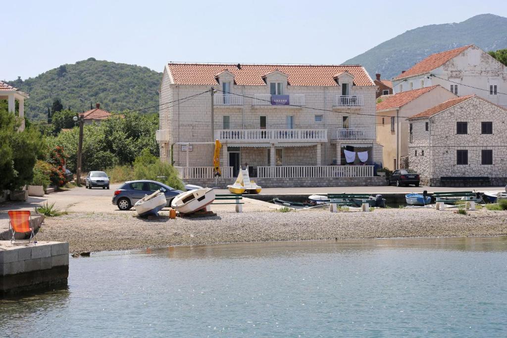Apartments and rooms by the sea Hodilje, Peljesac - 10234, Ston ...