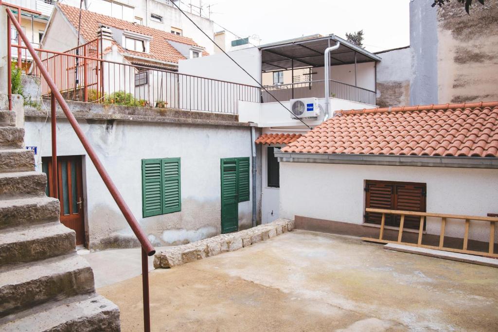 Apartments with a parking space Split - 11690, Split (updated prices 2026)