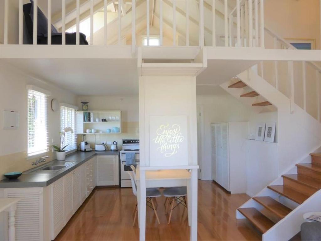 The Stables - Cosy & Convenient Above River Derwent, Sandy Bay (updated ...