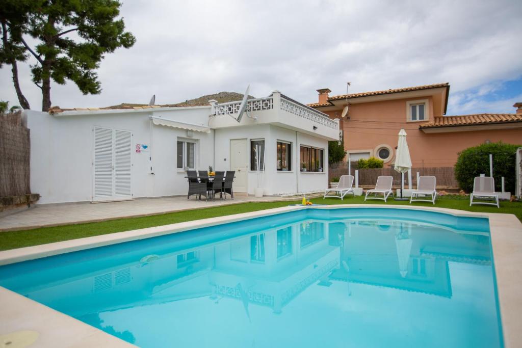 Chamsin - Puerto de Alcudia, Port d'Alcudia – Updated 2022 Prices