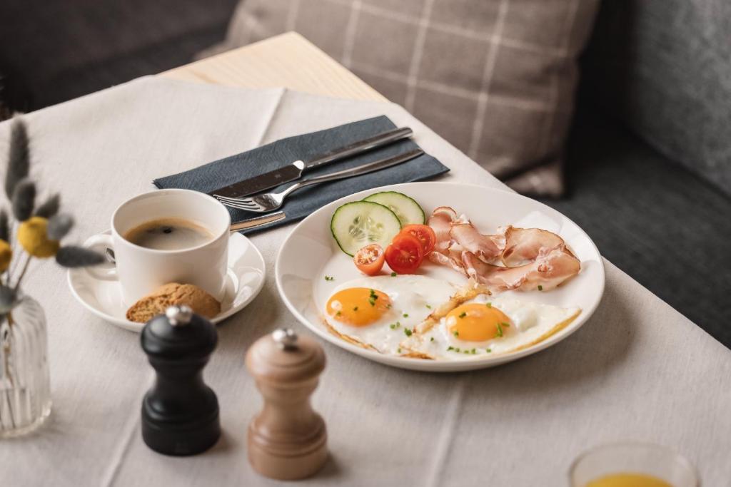 Chesa Pale, Fiss (updated prices 2025)