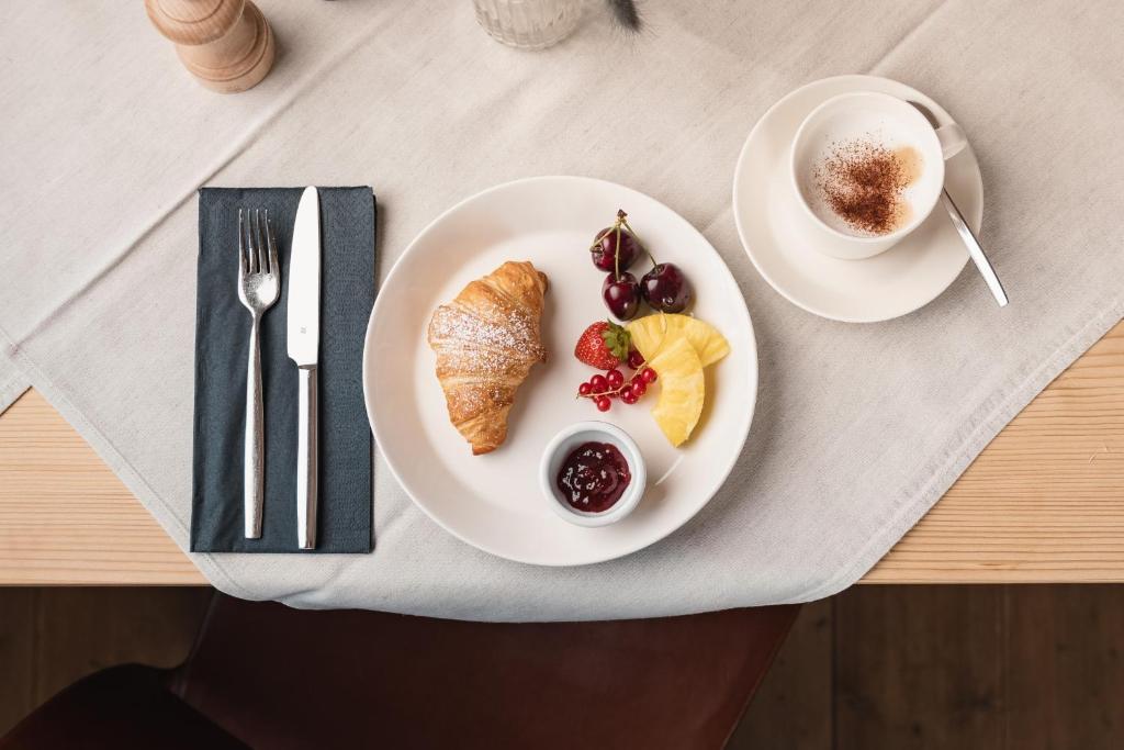 Chesa Pale, Fiss (updated prices 2025)