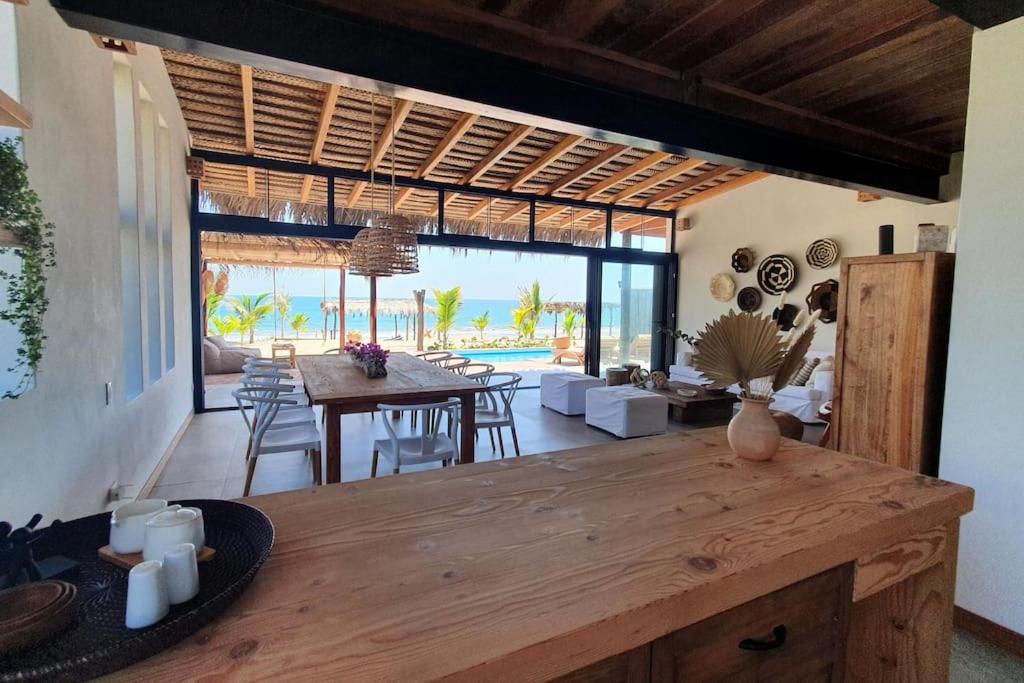 Nueva Casa Frente Al Mar En Canoas De Punta Sal - Peru