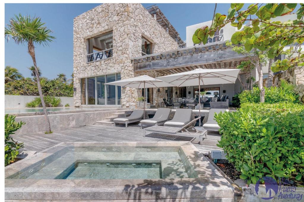Casa Caleta 6 Bdrm with Amazing Private Beach, Puerto Aventuras (prezzi ...