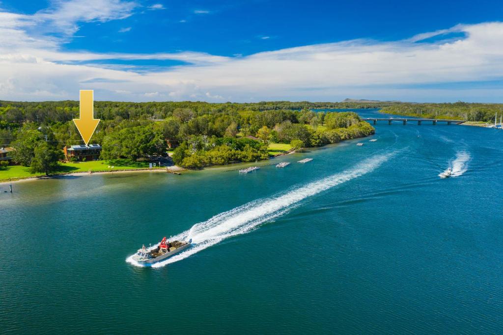 Punt House - riverfront home with ramp access, Dunbogan (updated prices ...