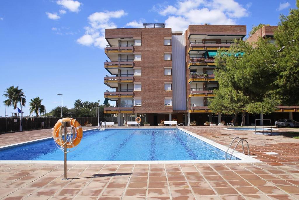 AT042 Els Pins, primera línea de la playa, con piscina, Torredembarra ...
