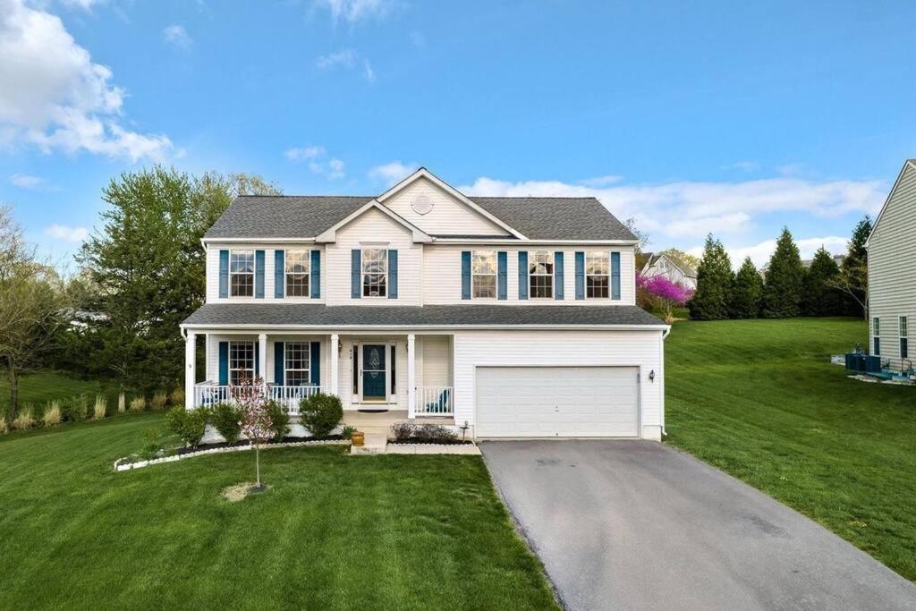 Peaceful House W/ Fireplace Close To Everything! - Strasburg, VA