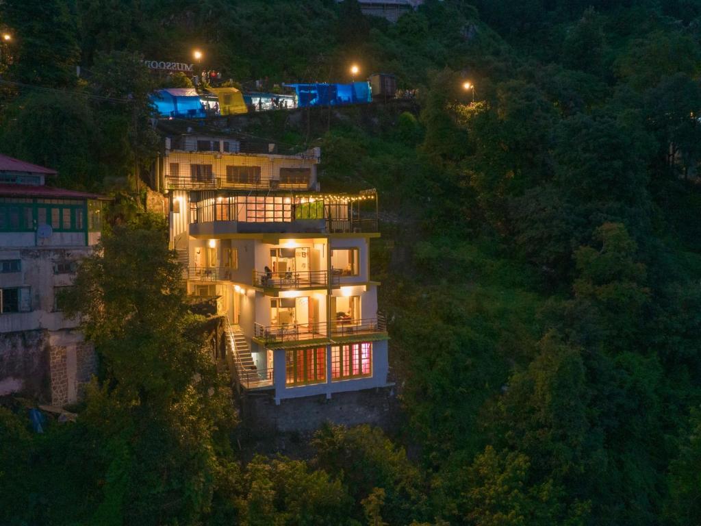 The Hosteller Mussoorie, Mall Road, Mussoorie – Updated 2023 Prices