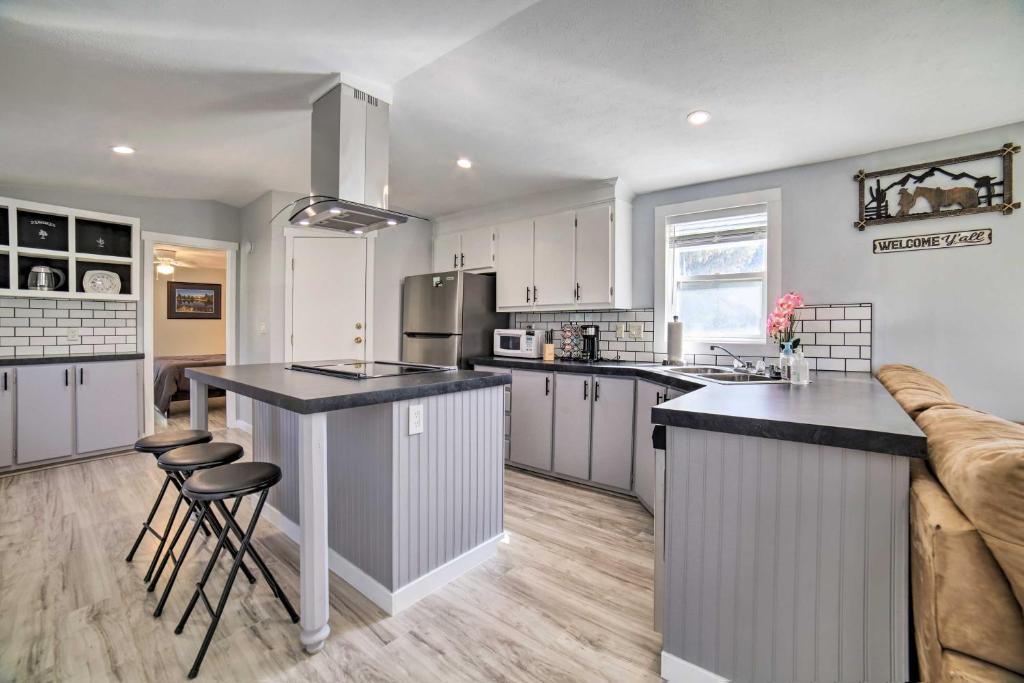 Cozy Ashton Abode with Yard - Near Park and Pool!, Ashton (updated ...