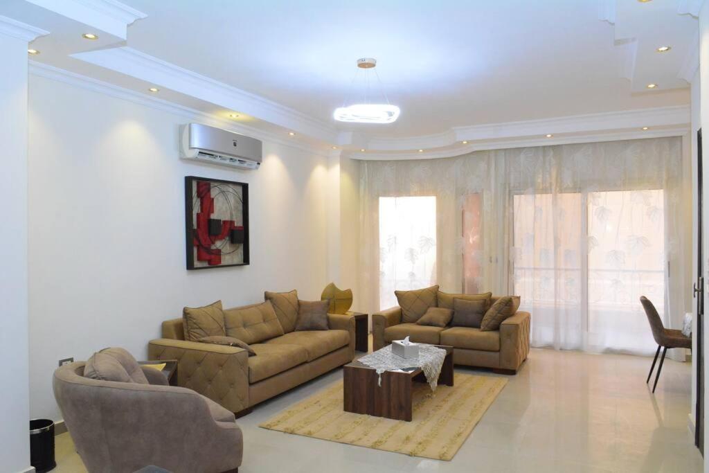 Super Deluxe 3 Bedroom Apartment inside Compound, Cairo – Updated 2024 ...
