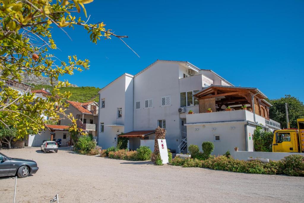 Apartments by the sea Sumpetar, Omis - 2808, Sumpetar (updated prices 2026)