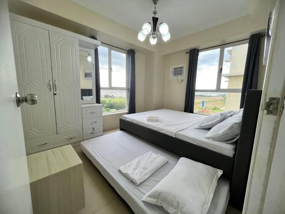 Апартамент Manila (Sucat Paranaque) Staycation with pool (Филипини ...