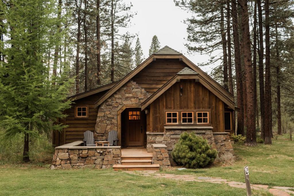Lake Creek Lodge, Camp Sherman (updated prices 2025)