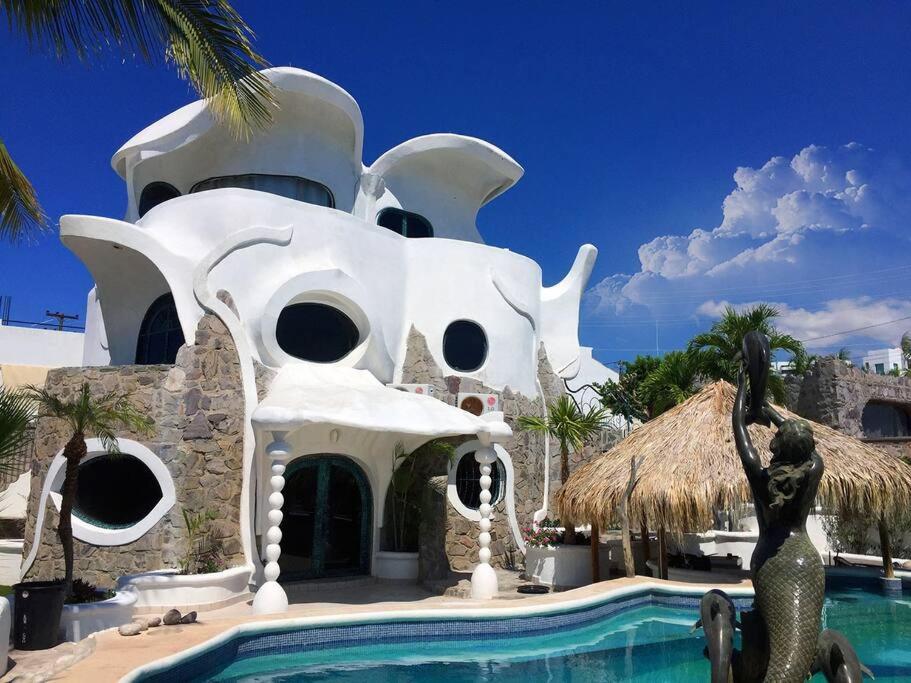 Casa  Estilo Gaudí - La Paz
