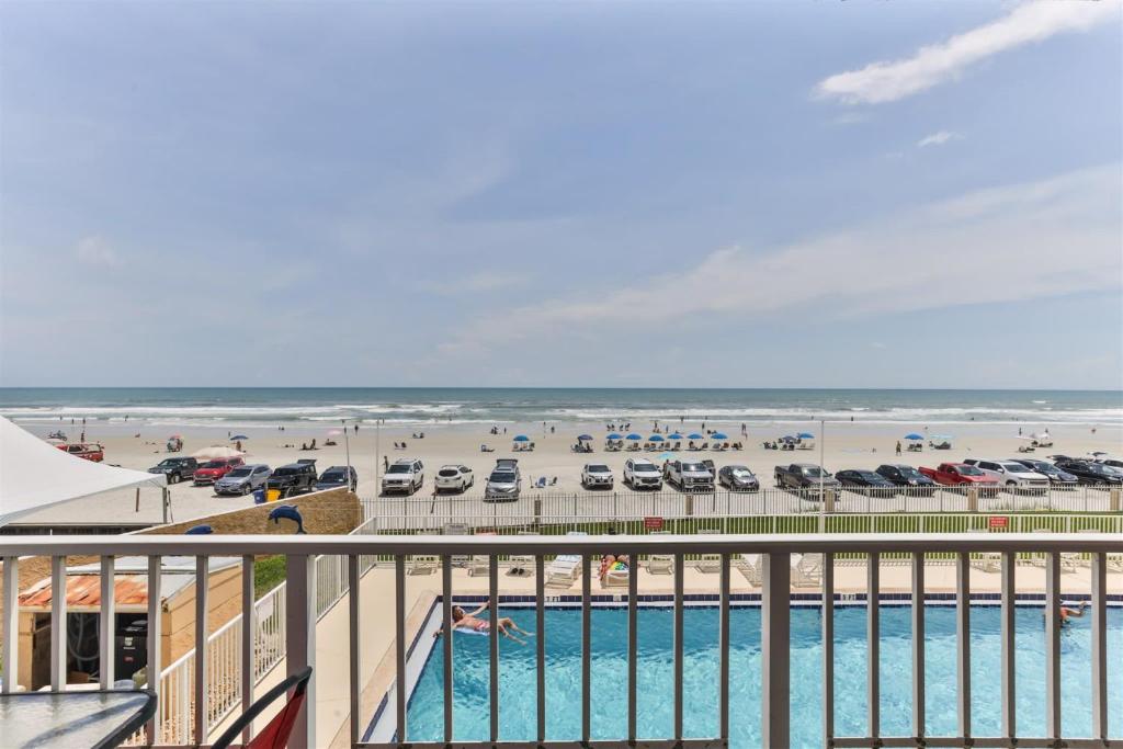Ocean Front Corner Condo - Panoramic Views & Steps from Flagler Ave ...