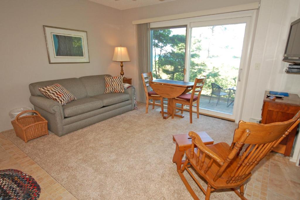 Sandpiper 2, Glen Arbor (updated prices 2025)