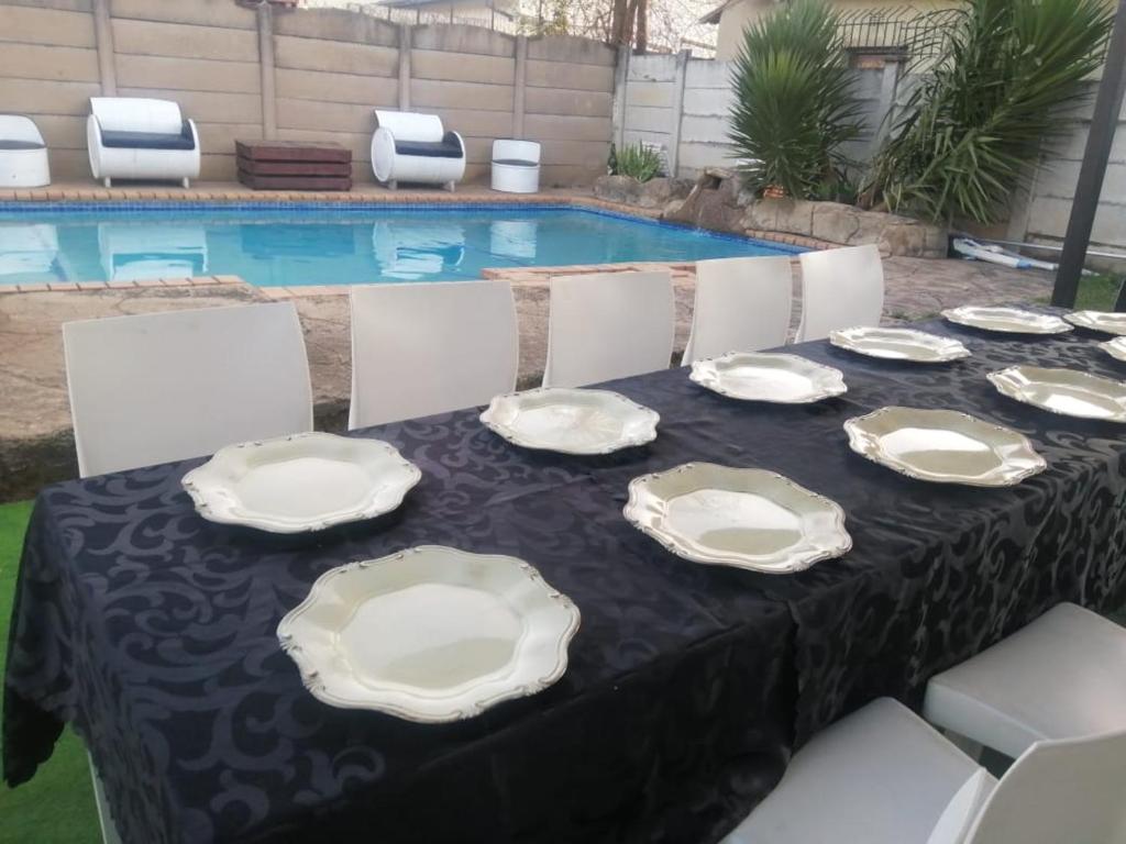 The Signature Guesthouse, Roodepoort (updated prices 2026)